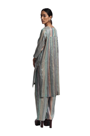 AKAARO | by Gaurav Jai Gupta | Look within seek within – Akaaro